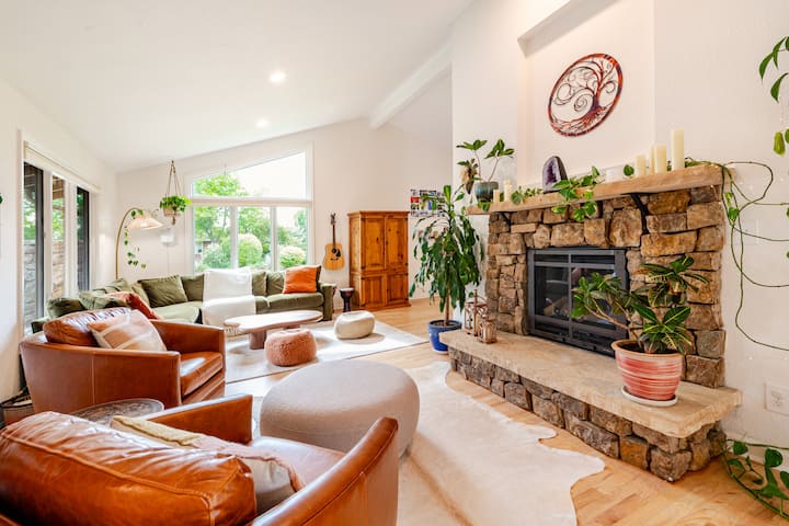 Sunny, Spacious, Family Friendly Home With Sauna - Boulder, CO