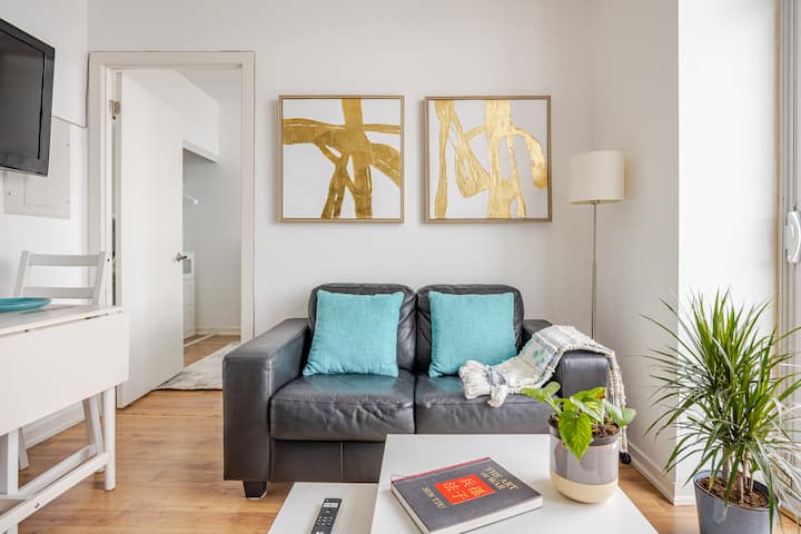 Fantastic Views In Beautiful Downtown Toronto - Toronto