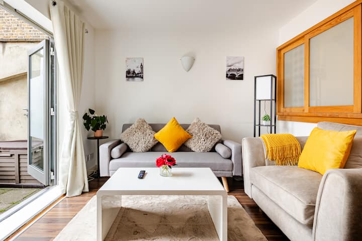 Stylish Canary Wharf Gem - O2 & Excel - Sleeps 4 - London