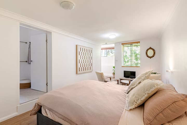 Granny Flat In The Rainforest - Bond University