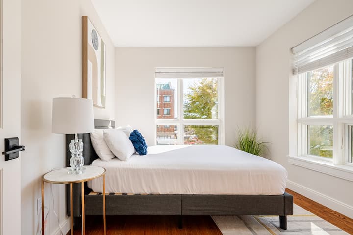 Luxury24.7 - Boston Landing - Allston Yards - Boston, MA