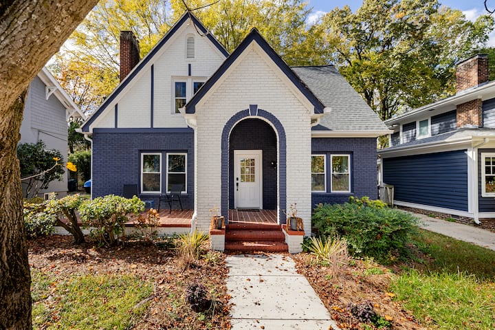 Cozy Modern Farmhouse Getaway - Greensboro