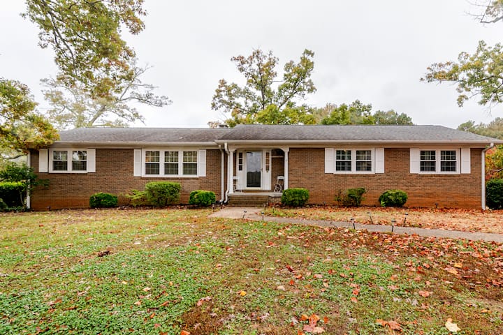 Feel Right At Home In This Beautiful Country Oasis - Concord, NC