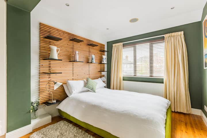 Guest Suite In Modern Family Home - Dublin