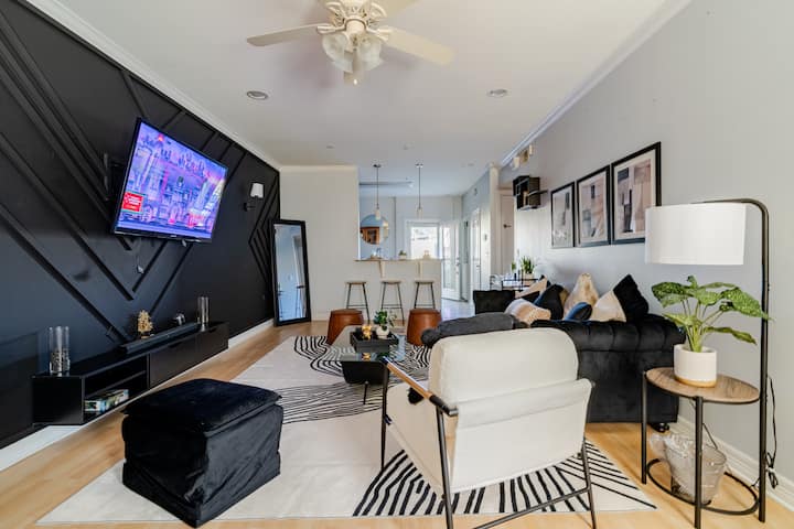 Fireside Double Kings • Midtown Grill + Fire - South Park - Houston