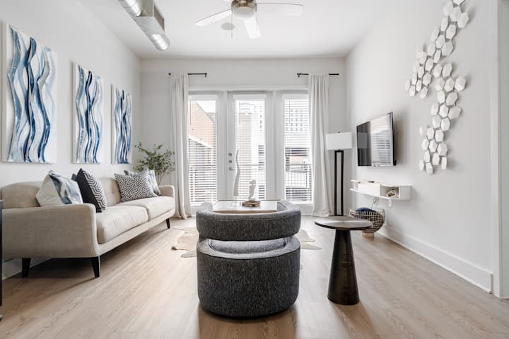 Modern Stylish Suite | Luxe Oasis - Cityplace - Dallas