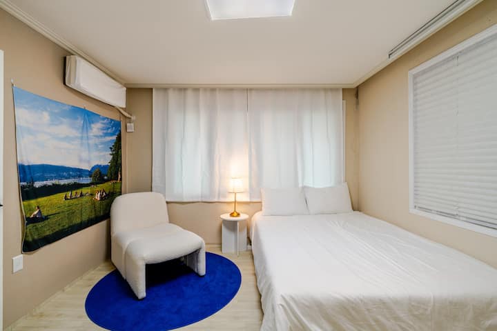 [오픈특가] 서면역5분/퀸베드3개/쓰리룸/테라스/넓은공간/단체여행/가족여행 - Busan