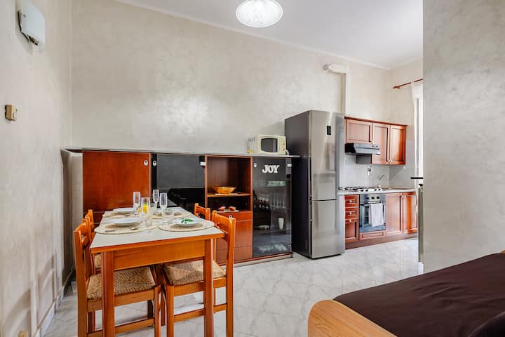 Joy’s House:city View, Full Kitchen,6 Min To Metro - Turin