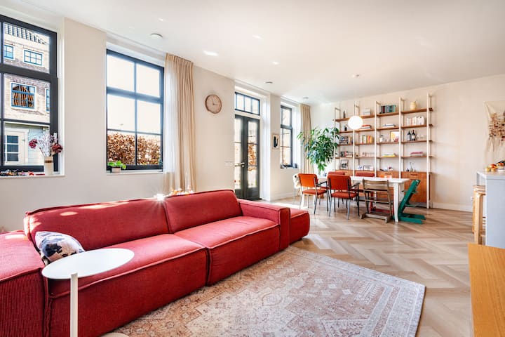 Spacious Family Home In Residential Neighborhood - Volendam