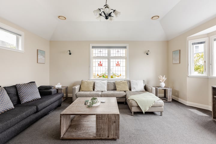 Spacious Home Near University, Gardens & Cable Car - Wellington