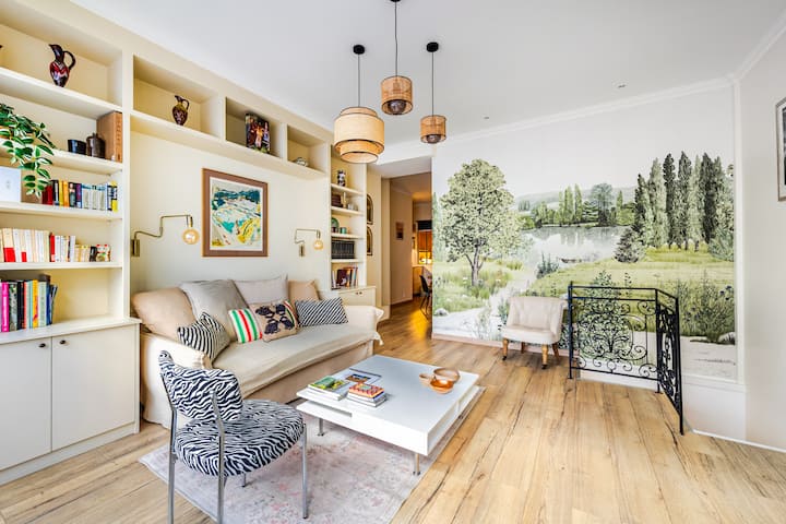 Parisian Boutique 3 Br | Eiffel Tower - Paris