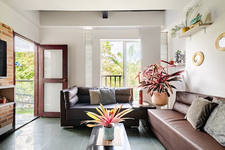 Apartamento En Corales Moderno, Cálido Con Balcón - Colombia