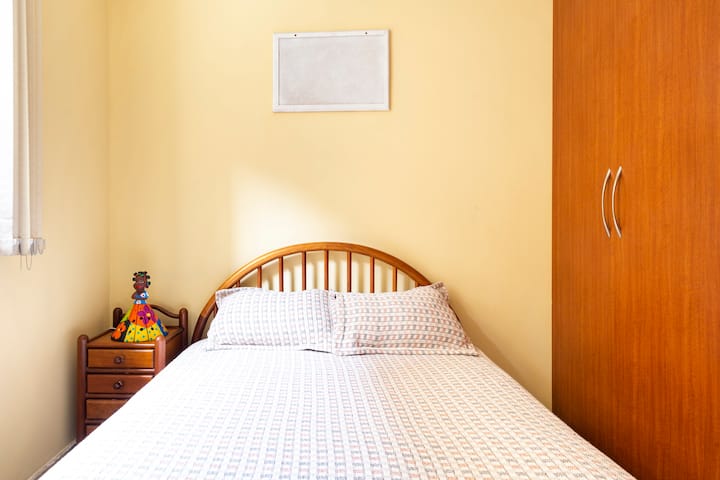 Quarto De Casal No Bairro Santa Efigênia - Belo Horizonte