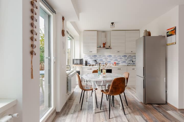 Callisto: Comforts Of The Town Center And Beach - Dervio