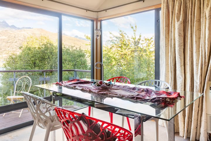 * Black N White Room By The Lake” - Queenstown