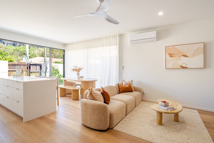 Baravi Bure - Coolum Beach