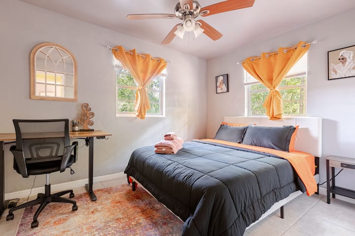 Summer Holiday 3br Near Uf | Patio & Parking - Gainesville