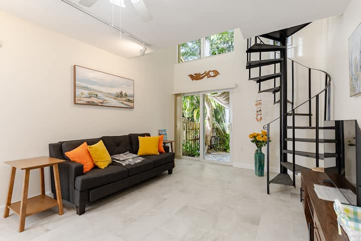 Coconut Grove 1 Bedroom Loft*3 Blocks To Cocowalk! - Miami