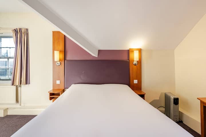 Alty Hotel - Altrincham