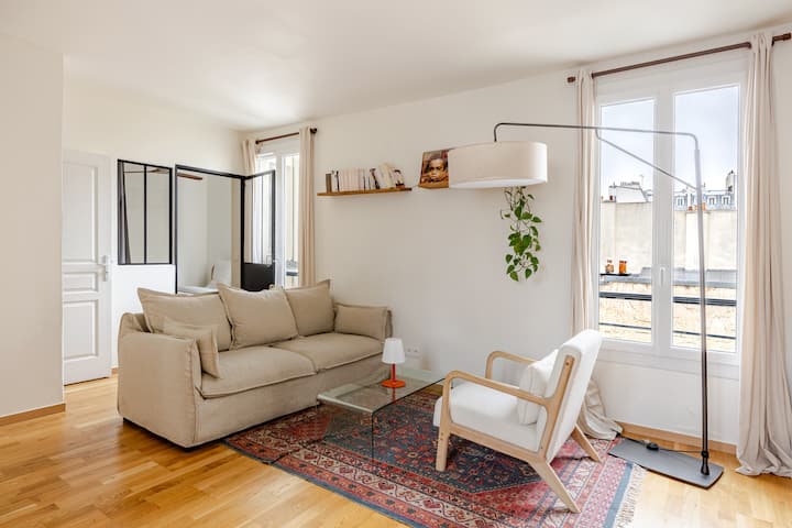 Appartement De Charme à République - Paris Xème - Musée du Louvre