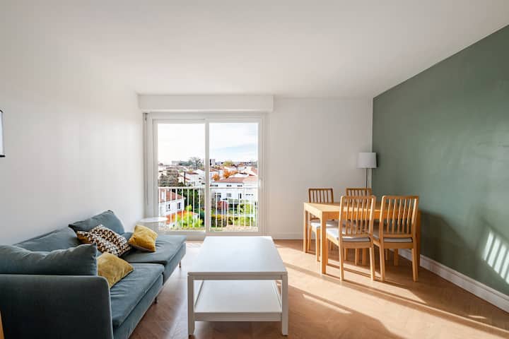 Appartement Centre-ville Avec Garage Et Balcon - La Roche-sur-Yon