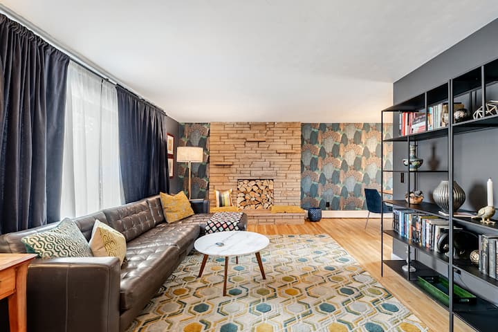 Cozy Mid-mod Classic - Lakewood, CO