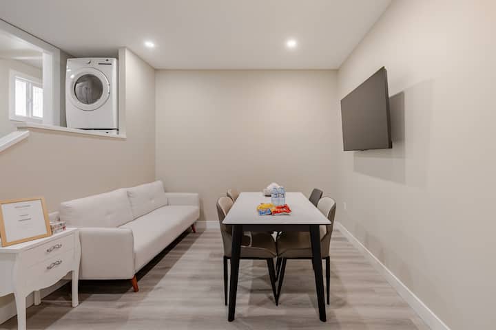 Cozy 2br Suite W/ Private Entrance - White Rock
