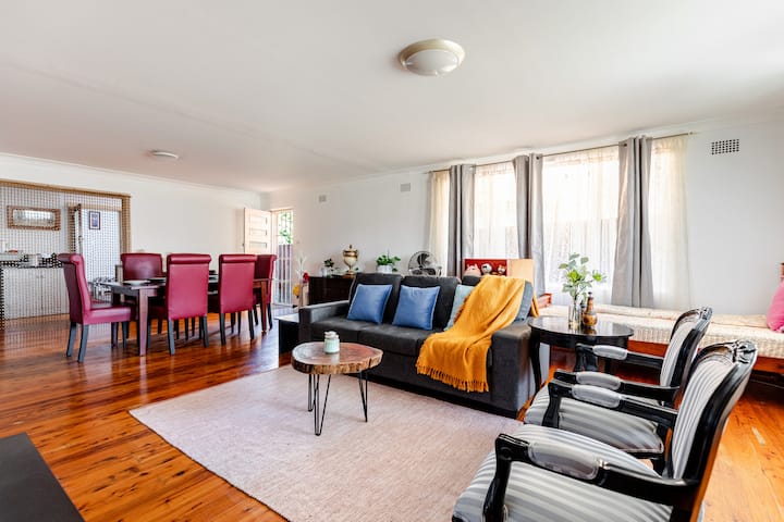 The Sydney Manor - Entire Huge 2br Home Near Train - Liverpool