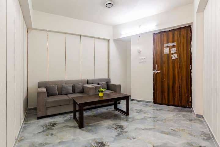 307,
 Cozy 2bhk | Andheri West Station Close - Mumbai