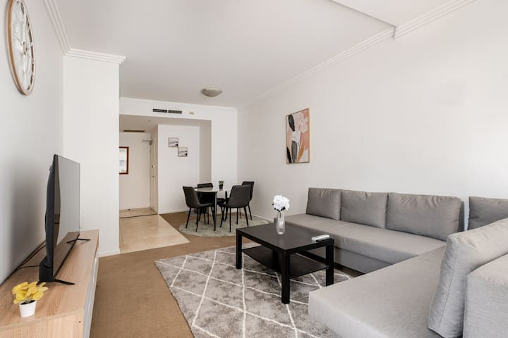 One Bedroom Apartment With Balcony Near Icc Sydney - Sydney