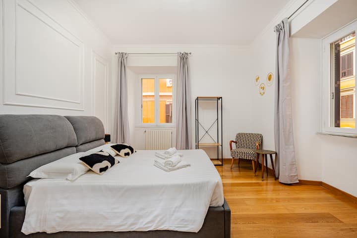 Ampio Appartamento Di Design Nel Cuore Di Roma - Roma