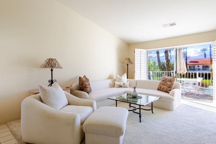 Relaxing Retreat - Gated Country Club - Palm Desert, CA