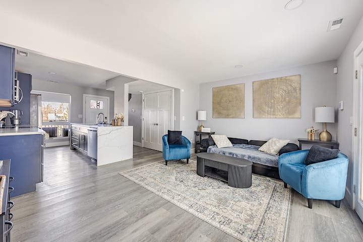 Walk To Mass Ave | Near Lucas Oil | Free Parking - University Heights – Indianapolis
