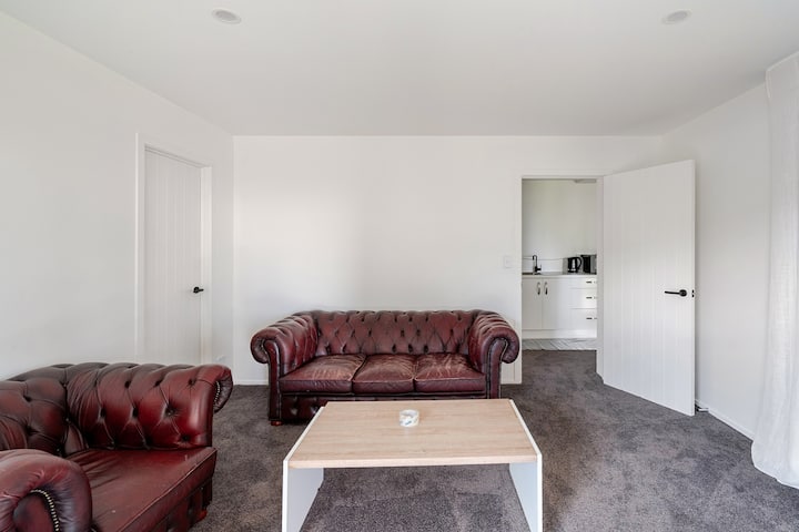 Holiday Guest Suite 2 Bedrooms - Separate Entrance - Waiwera