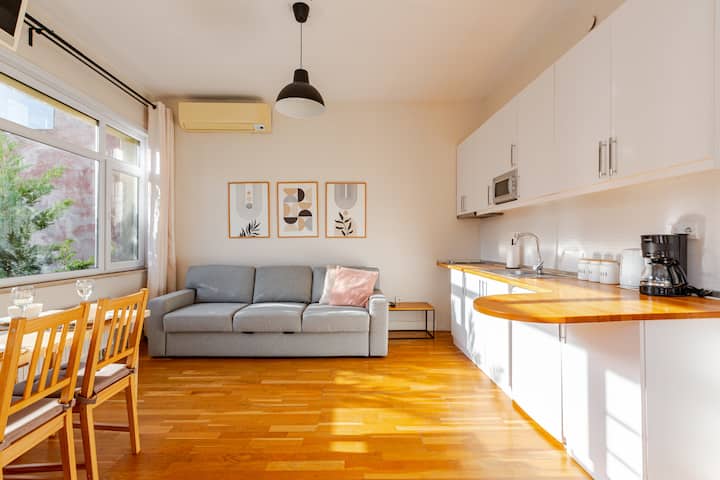 Ortaköy’ün Merkezinde Balkonlu Daire - Turkey