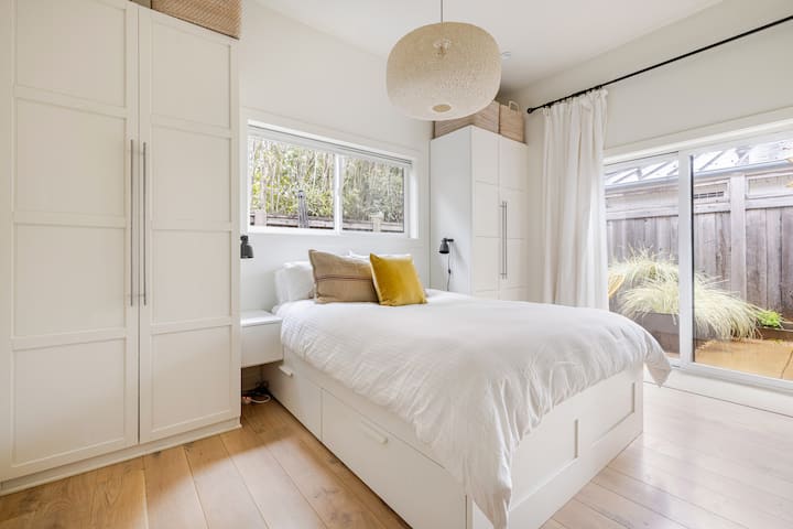 Crisp Studio Apt. St. Helena – Walk To Everything - St. Helena, CA