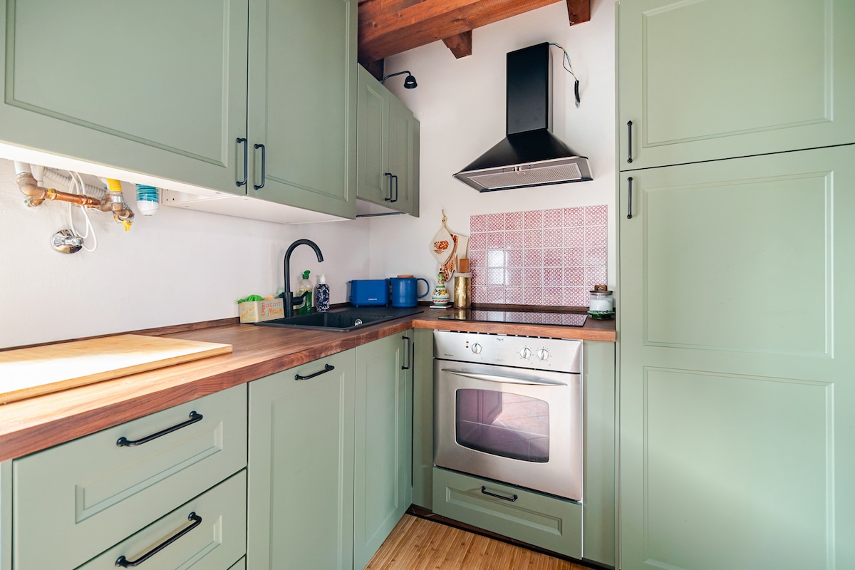 居心地のいい湖畔の隠れ家 - 借りられるアパート - Angera, ロンバルディア, イタリア - Airbnb