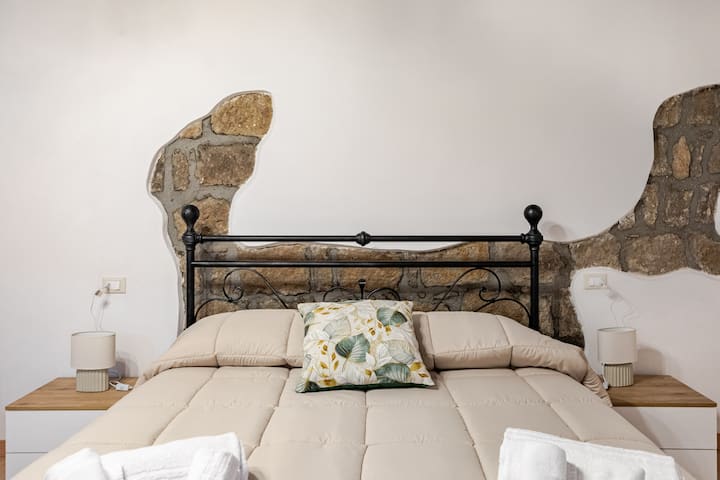 [La Finestra Su Piazza Dante] - Nel Centro Storico - Viterbo