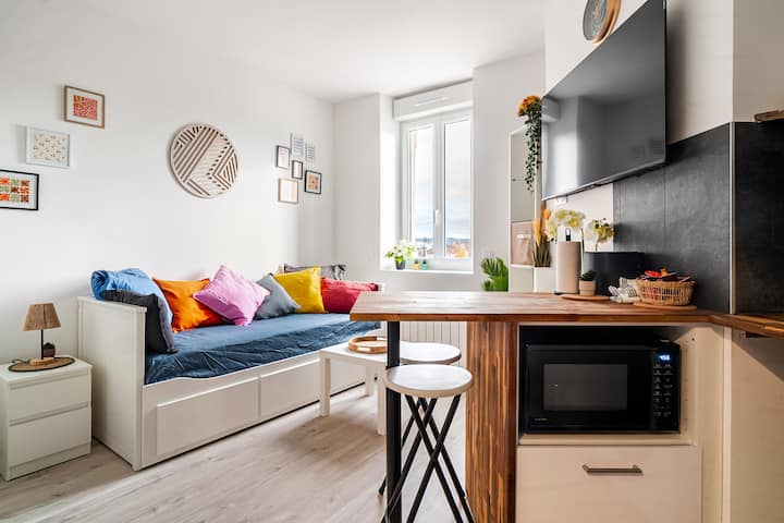 Cozy Urban Nest | City Center & Station - Les Mureaux