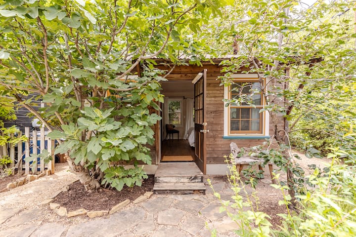 Private And Central Austin Casita - Austin, TX