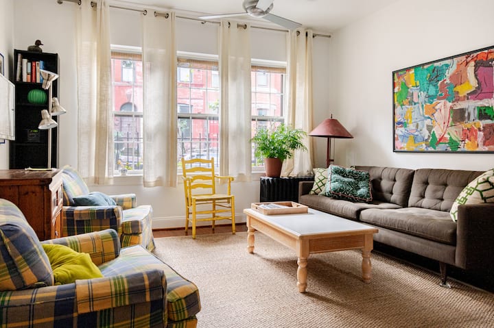 Surprisingly Sunny, Arty Apartment - Kent, Washington DC