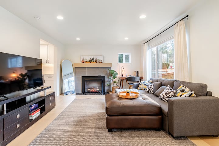 Entire Place 2br Light Rail To Fifa | Ac | Yard - Shoreline, WA