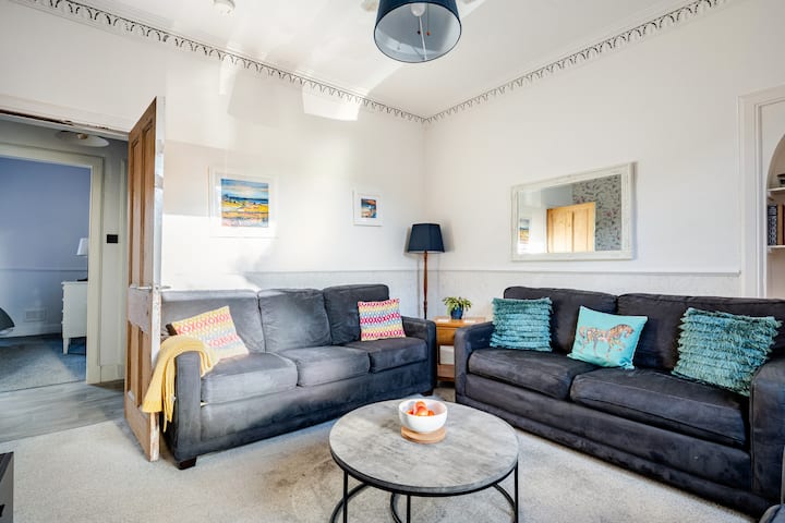 The Bonnie Stay Garden Apartment - Millport