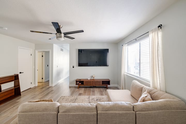 •	Relaxing Home Away From Home
•	Comfortable Stay - Las Vegas, NV