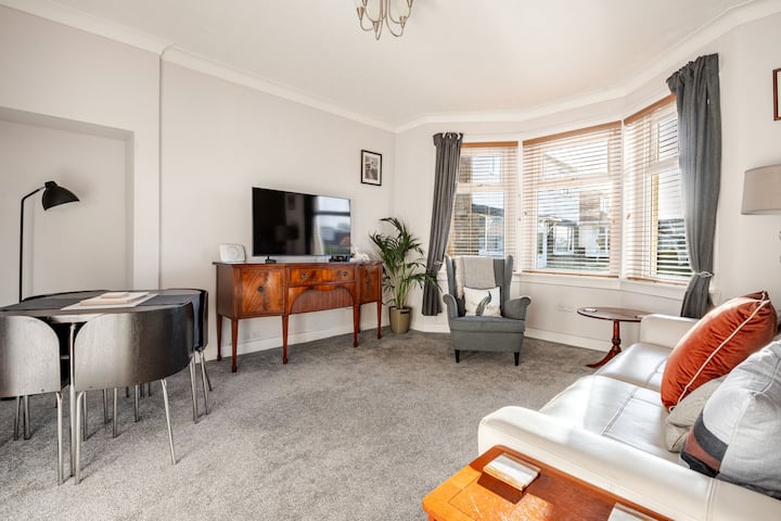 Coorie Doon, Largs, Spacious 2bedroom Apartment - Largs