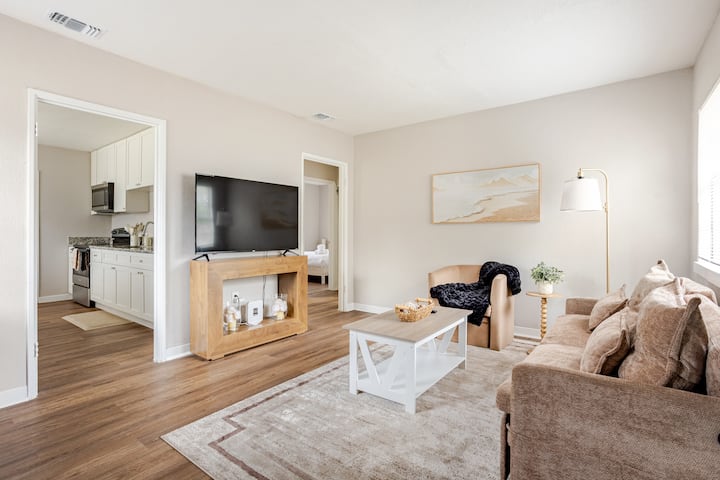 Ride-ready 3br: Steps To Busch Gardens! - Tampa, FL