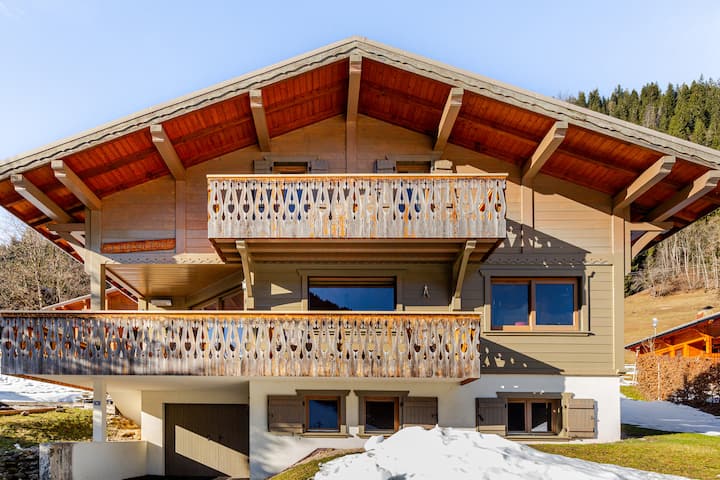Spacious Family Chalet - Châtel