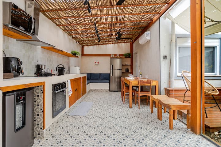 Thali House Juquehy | Churrasqueira E Piscina - São Sebastião