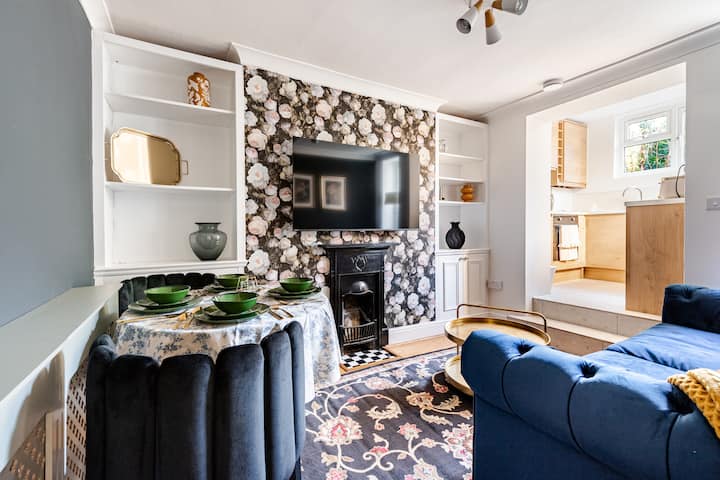 Stylish Flat | 5 Mins To Clapham Junction - Surbiton