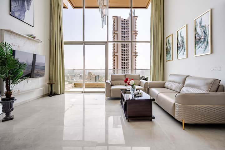 Bridgerton Home - Luxe Duplex With Balcony - Manesar